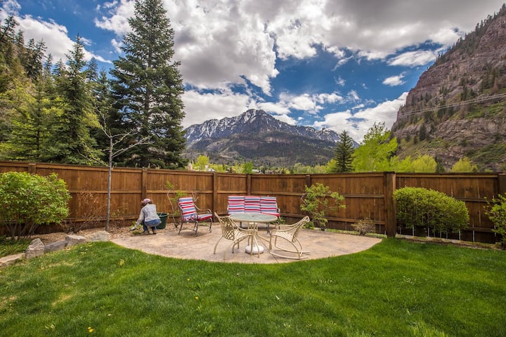 Unbeatable Location | Across From Ouray Hot Spring - オウレイ, CO