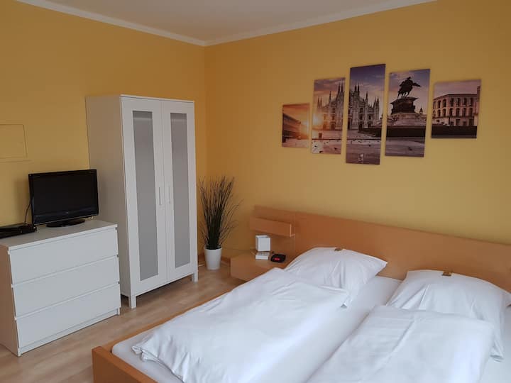 Apartment For 4 People With 2 Dopple Beds - Saarbrücken