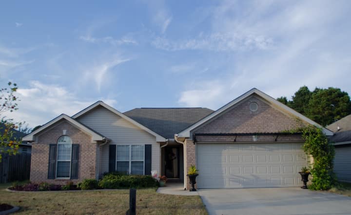 Capstone Cottage - Tuscaloosa, AL