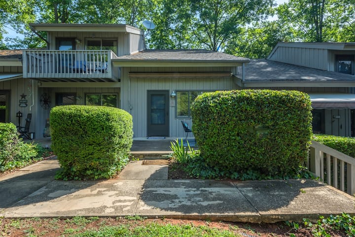 Casa ∙ 2 Habitaciones ∙ 8 Huéspedes - Chimney Rock, NC
