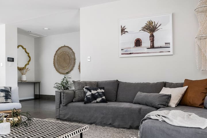 Catalinas - Byron Bay Villa Near Beach With Pool - Ocean Shores