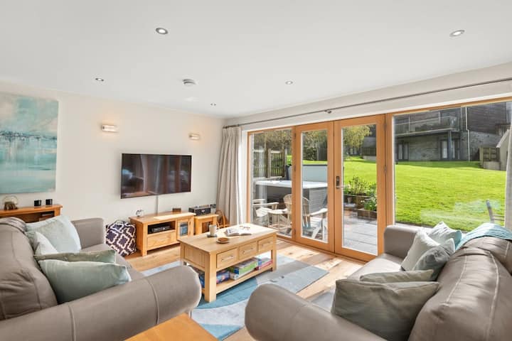 House 5: Home With Terrace, Hot Tub & Ev Charger - Polperro