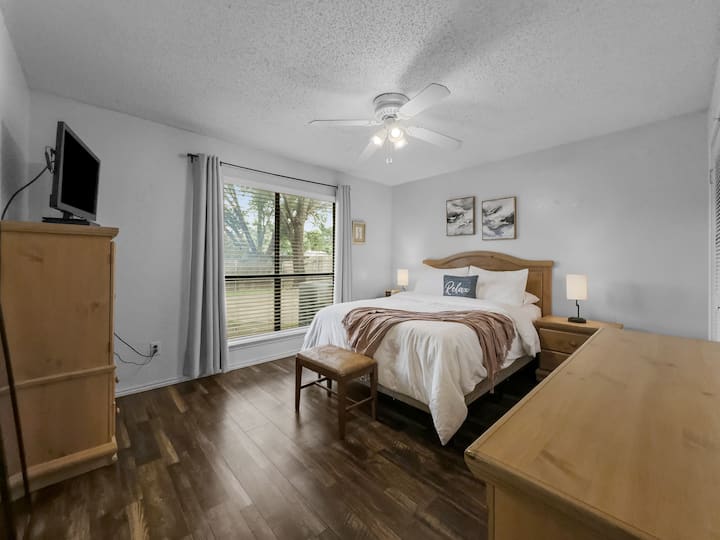 Clean & Cozy 2bd/2ba Plus Office - Great Location! - Euless, TX