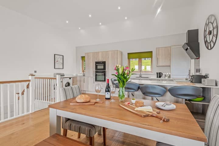 House 24: 3-bed With Sea Views & Balcony - Polperro