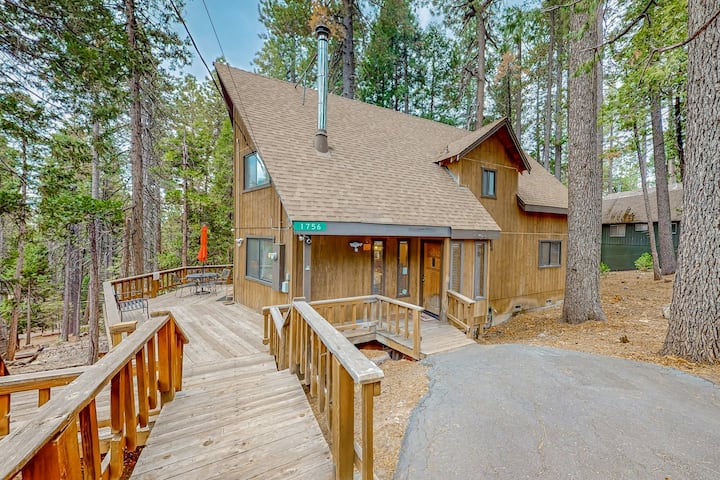 Large 3br | Pool | Woodstove | Deck | Foosball - Arnold, CA