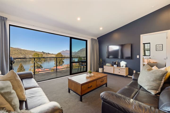 Lake & Mountain Views On Quartz - Queenstown, New Zealand