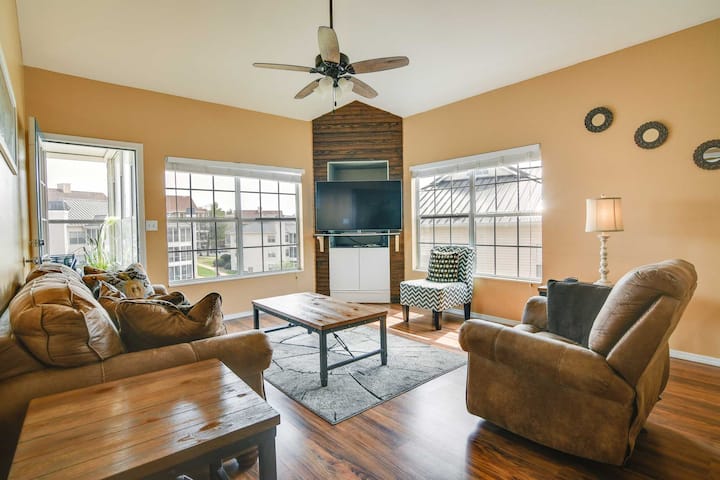 Branson Condo W/ Pool: 2 Mi To Table Rock Lake - Branson, MO