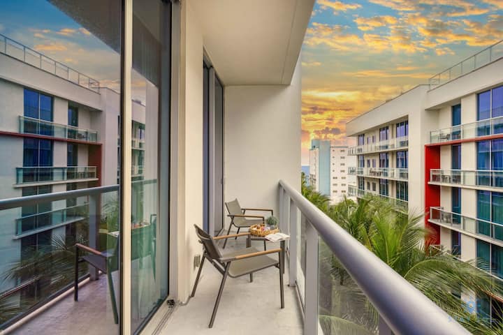 Rooftop Pool| Hollywood Beach Broad–walk+ Gym - Hollywood, FL
