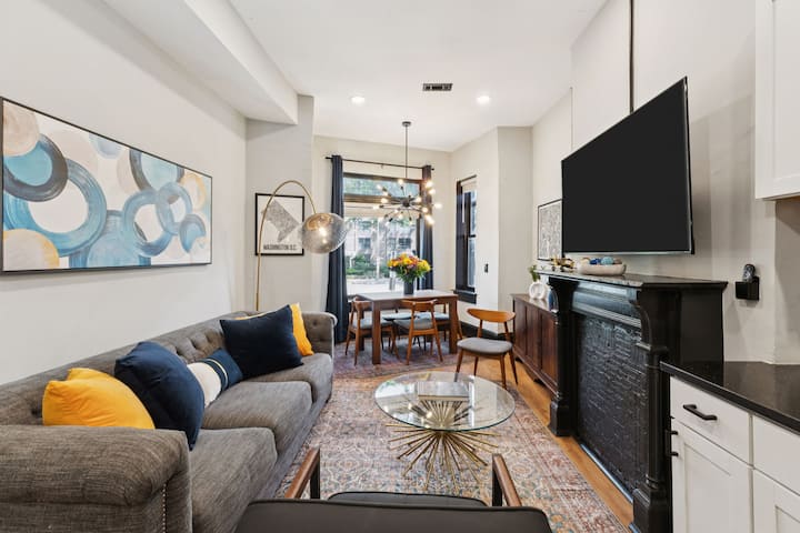 Luxury, Spacious Historic Rowhouse - Private Patio - Washington