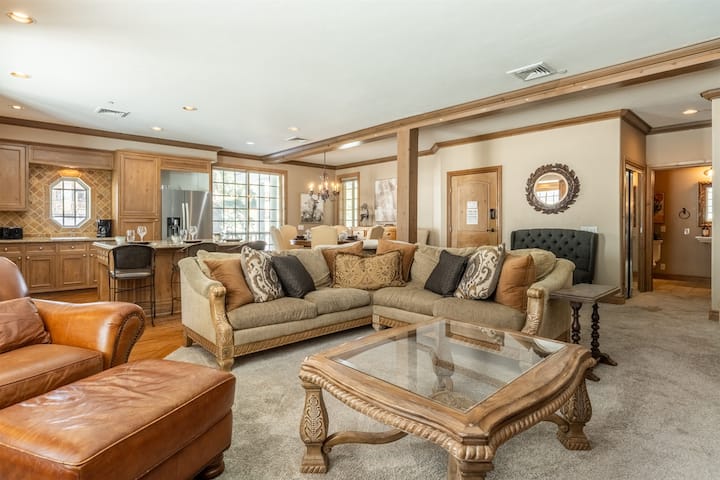 Spacious 6br @ Canyon | Pvt Hot Tub, Sauna; Garage - June Lake, CA