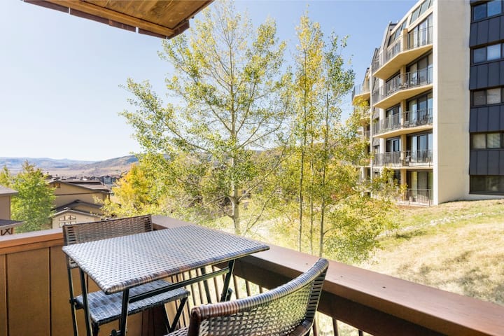 Walk To Shops, Steam Shower, Hot Tub, Ski In/out - Steamboat Springs, CO