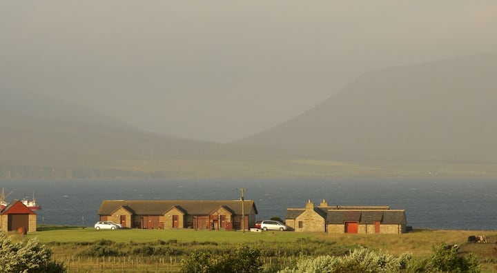 Buxa Farm Chalets- Number 3 (Far Right ) - Stromness
