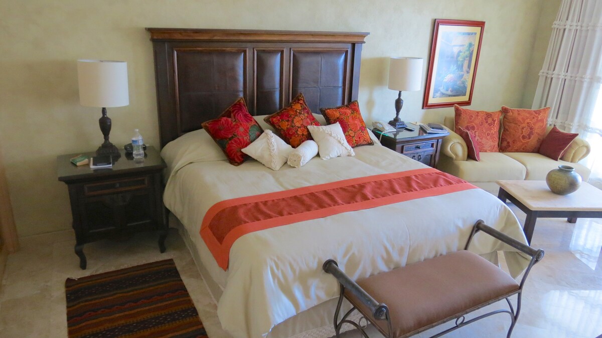 Great Premier Location! Overlooking Pools, Hot Tubs, and endless views ...