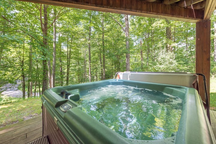 Spacious Deep Creek Stay W/ Rustic Charm - Deep Creek Lake, MD