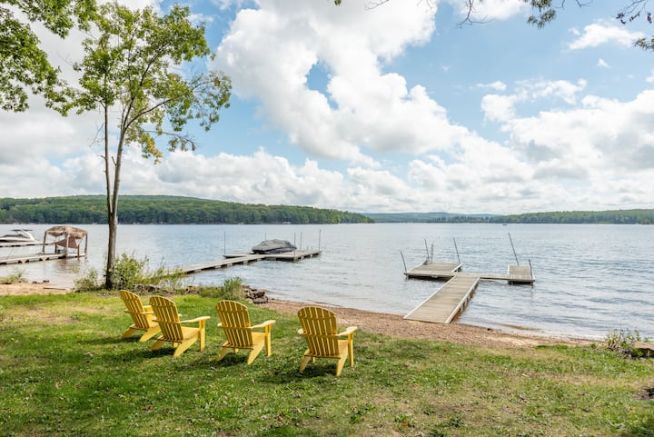 Elegant Escape W/ Dock, Deck & Lakefront Bliss - Deep Creek Lake, MD