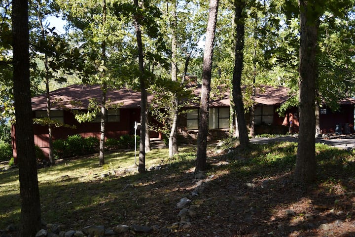 15sierln | Lake Desoto | Home | Sleeps 6 - Hot Springs Village, AR