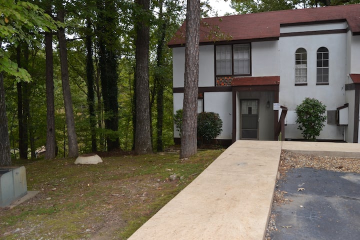 149laviln | Desoto Courts Townhome | Sleeps 4 - Hot Springs Village, AR