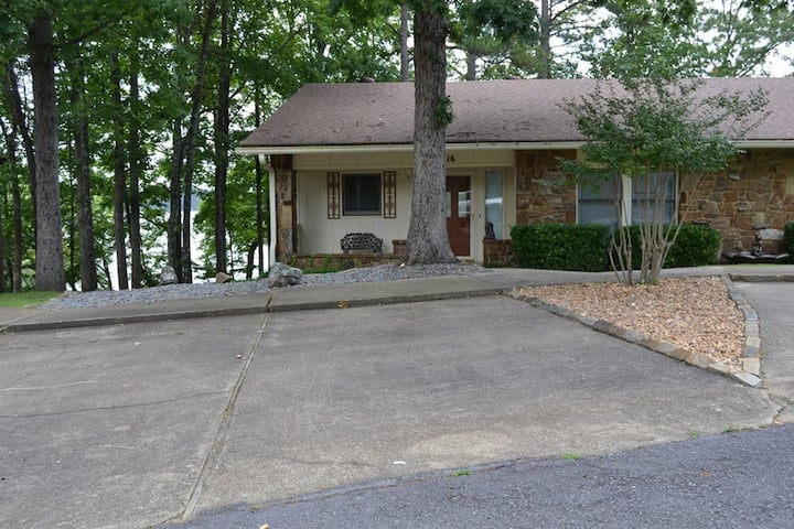 16cabopl | Lake Desoto | Townhome Sleeps 6 - Hot Springs Village, AR
