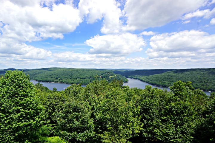 Scenic Mountain Escape Near Deep Creek Lake - Oakland, MD