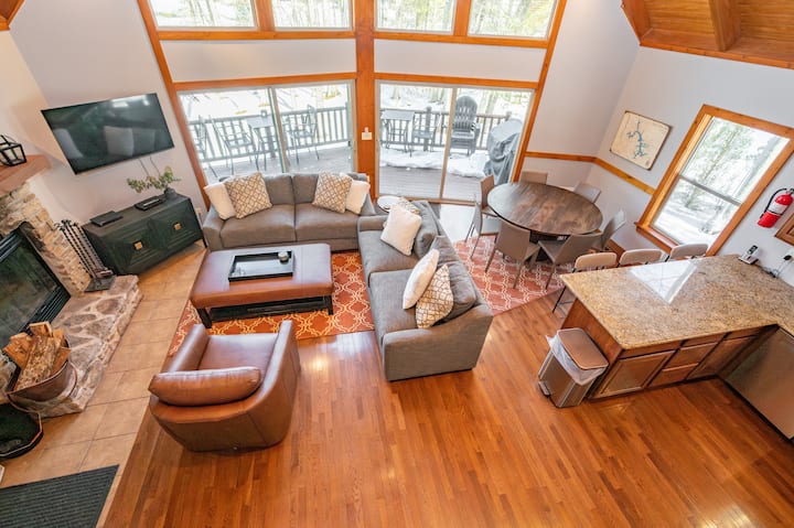 Rustic Luxury W/ Hot Tub, Dock & Views - Deep Creek Lake, MD