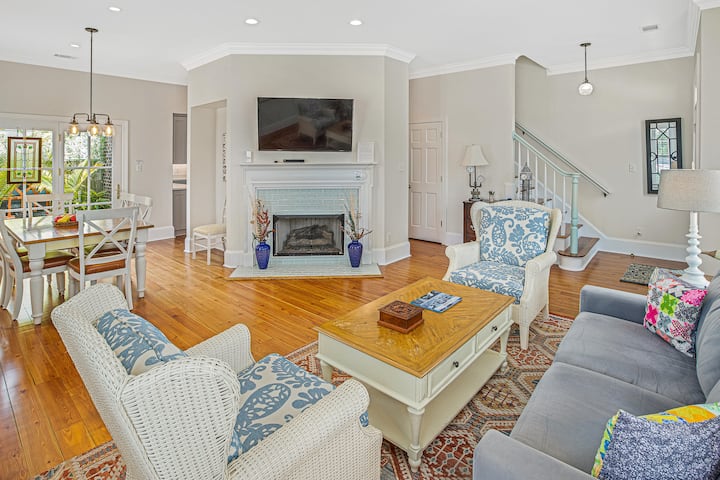 Large Family Home W/ Parking By Lucky Savannah - Savannah, GA