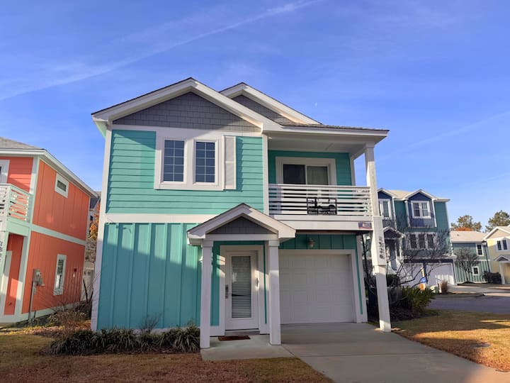 Shore Beats Work, Modern 3 Bedroom Vacation Home W/ Community Pool & Clubhouse - Kill Devil Hills, NC