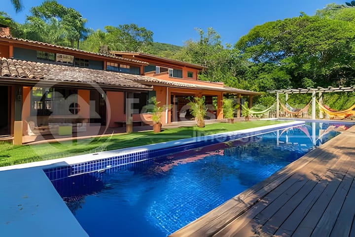 Casa Com ÁRea Gourmet, Piscina, Campo De Futebol - Florianópolis