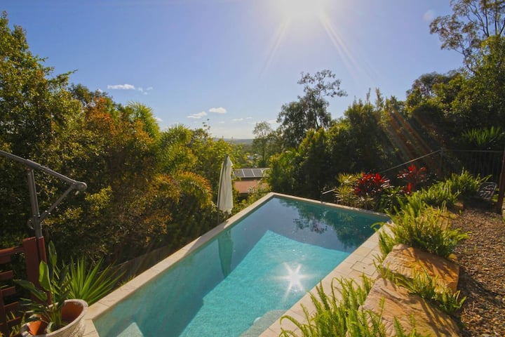 Stunning Home With Spectacular Views - Nambour