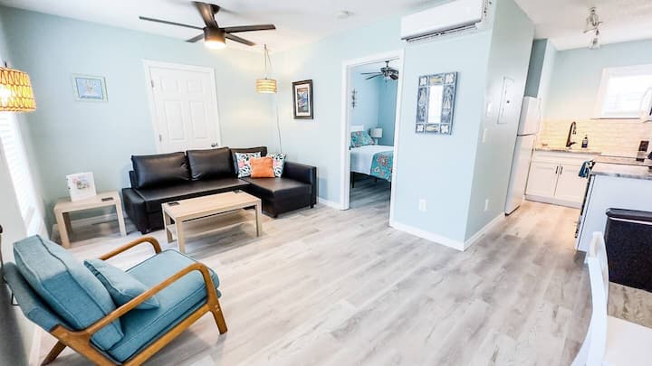 Ohana Beachside 1 Bedroom B - 150 Feet From Beach - Cortez Beach, FL