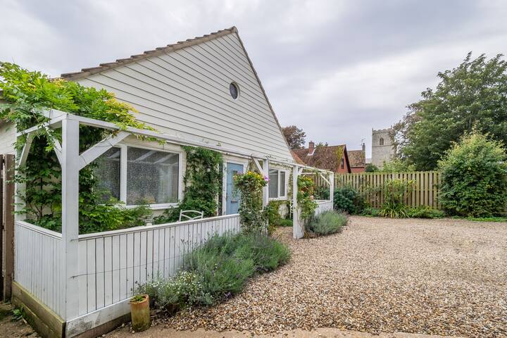 Betty's Cottage - Brancaster