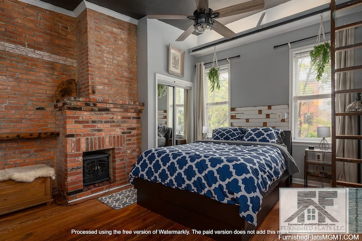 Johns Hopkins Historic Renovated Home - Location! - Baltimore, MD