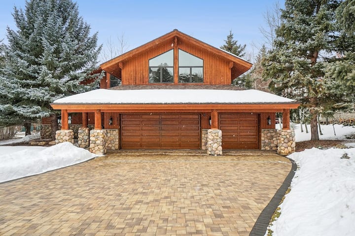 Large Park Meadows Ski Home, Slps Up To 18 - Park City, UT