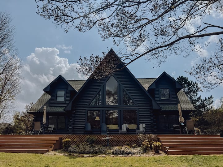 Lake Bowen Log Lodge | 6br • Shared Dock - Lake Bowen, SC