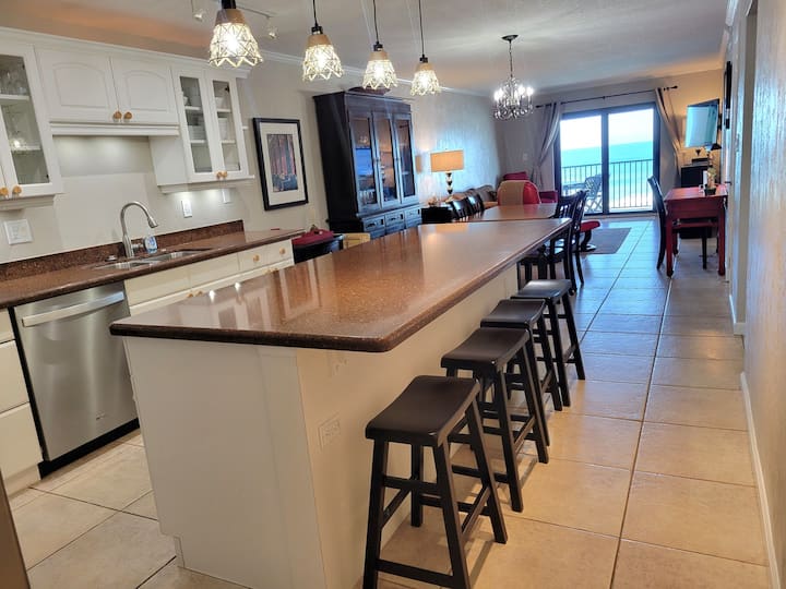 416 - Beautiful Oceanfront 2/2 With Comfy Beds - New Smyrna Beach, FL