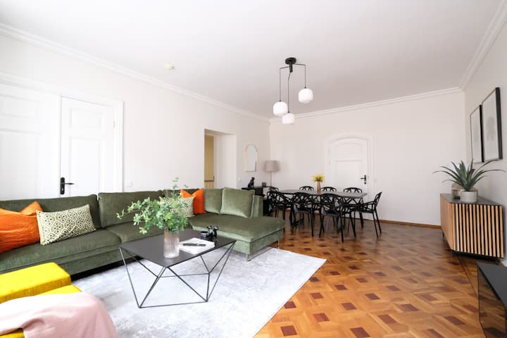 Huge 4 Bedroom On 2 Floors In Old Town - Tallinn