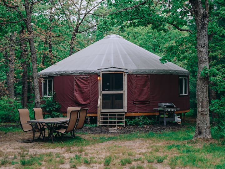 Luxurious Glamping Modern Yurt - Baldwin, MI