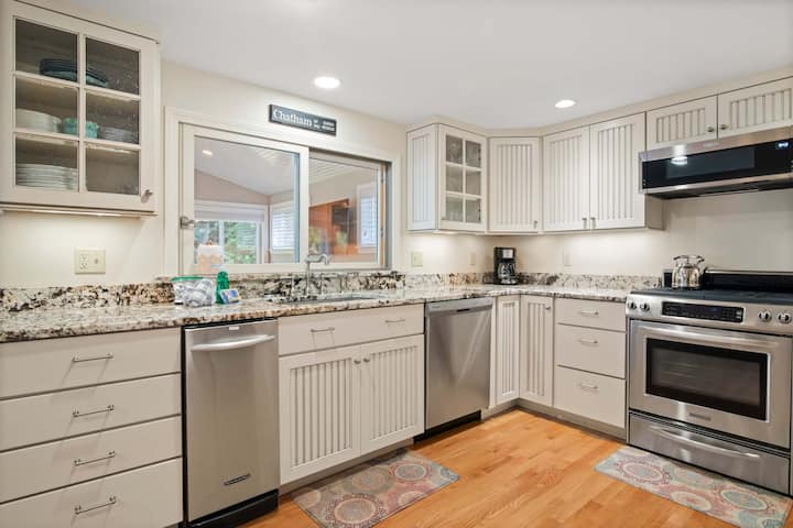 Located On Rail Trail By Beach & Downtown! - Chatham, MA