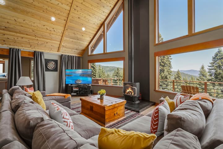 Lux Home | Pet-friendly, Fireplace, Mountain Views - Truckee, CA