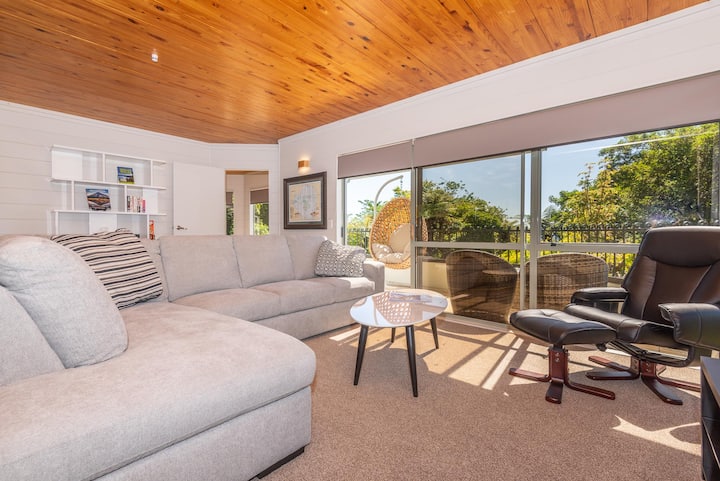Kawaha Pt Gem | Great Location With Lake Views - Rotorua