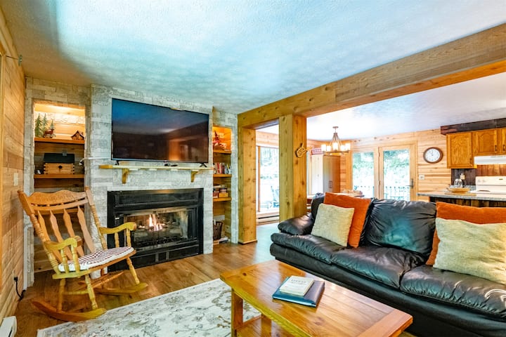 Harvest Moon - Lake Access, Wooded Lot, Hot Tub! - Davis, WV