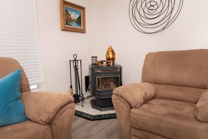 Heritage House Great For Groups! - Pahrump, NV