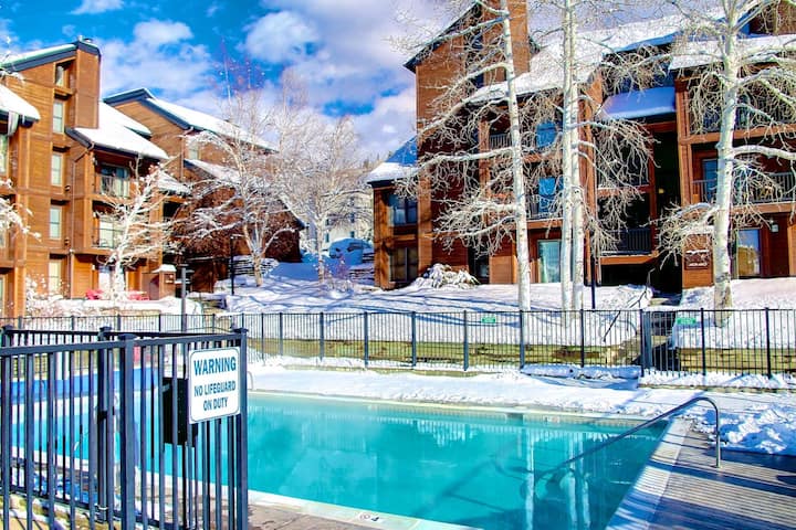 Great Value Close To Resort W/heated Pool-hot Tubs-grills-looping Ski Shuttle-gas Fireplace-updated - Steamboat Springs, CO