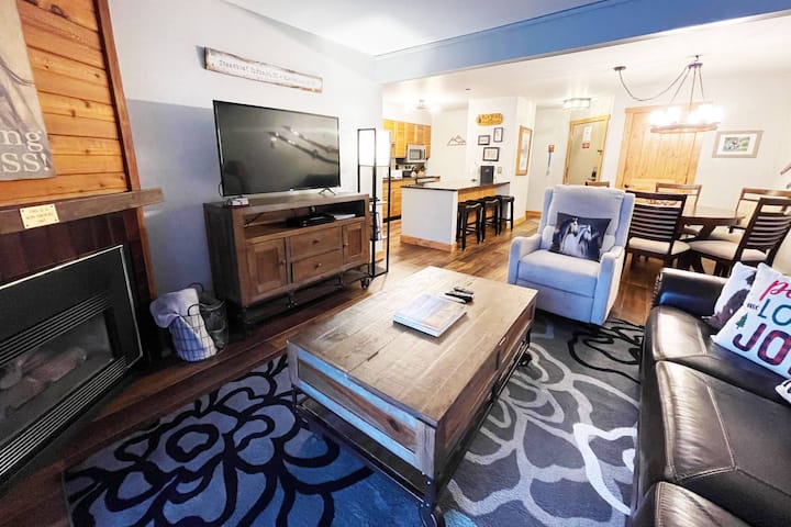 Great Value Close To Resort W/heated Pool-hot Tubs-grills-looping Ski Shuttle-gas Fireplace-updated - Steamboat Springs