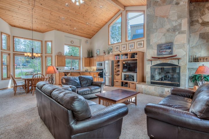 Sunriver Getaway  Hot Tub, A/c, Bikes & New Deck - Oregon
