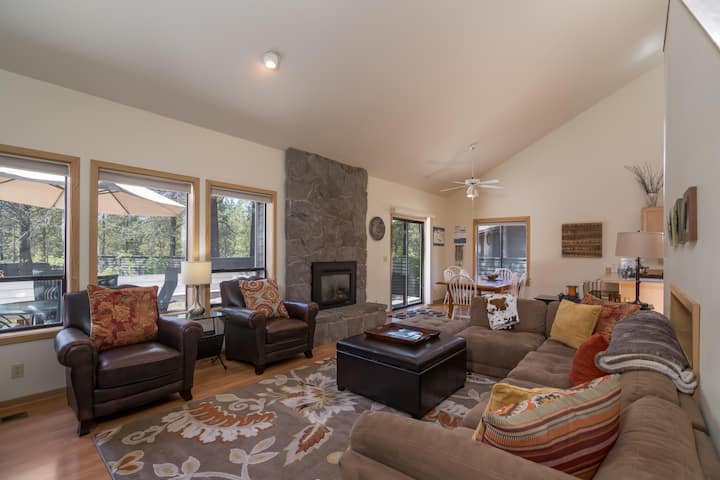 Near River, Private Hot Tub, 8 Sharc, A/c, Bikes! - Sunriver, OR