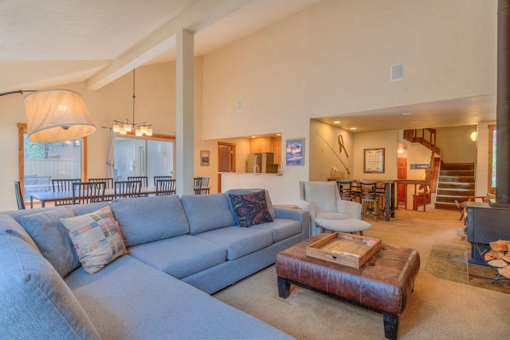 Near Sunriver Village Mall, 10 Sharc Passes, A/c, - Sunriver, OR
