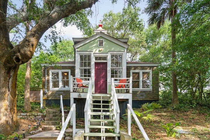 124 East Cooper- Couples Retreat - Walk To Beach - Folly Beach, SC