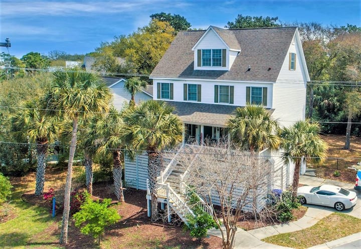 Gas Grill, Screen Porch, Game Room-beauty & Beach - Folly Beach, SC