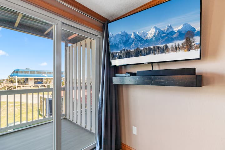 Ski In Out Condo With Slope Views - West Virginia
