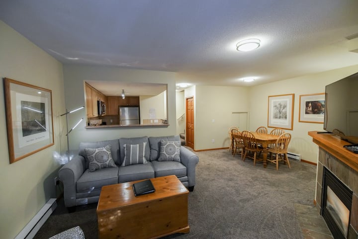 Central Whistler Village Location, Free Parking & Wifi - Whistler Blackcomb